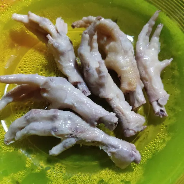 Resep Gulai Daun Singkong Ceker Ayam Sederhana Rumahan di Yummy App