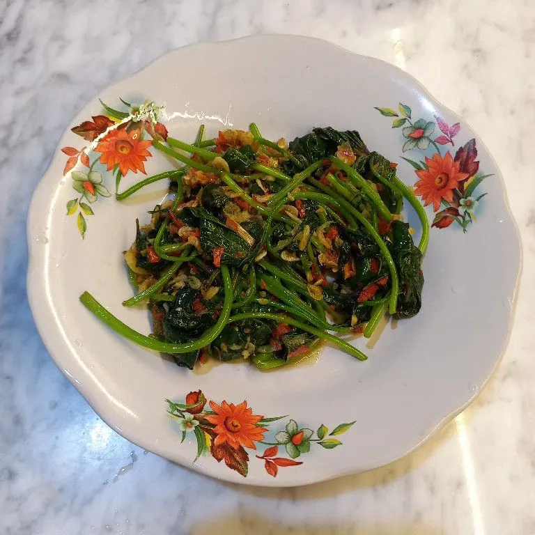 Resep Daun Ubi Tumis Rebon Sederhana Rumahan Di Yummy App