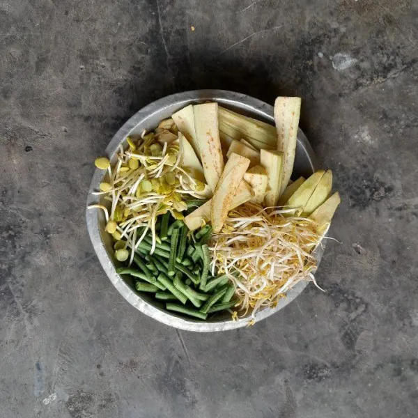 Resep Sayur Kulup Sambal Kelapa Sederhana Rumahan di Yummy App