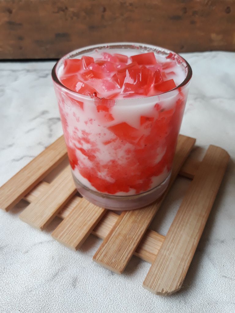 Resep Es Jelly Strawberry Sederhana Rumahan Di Yummy App