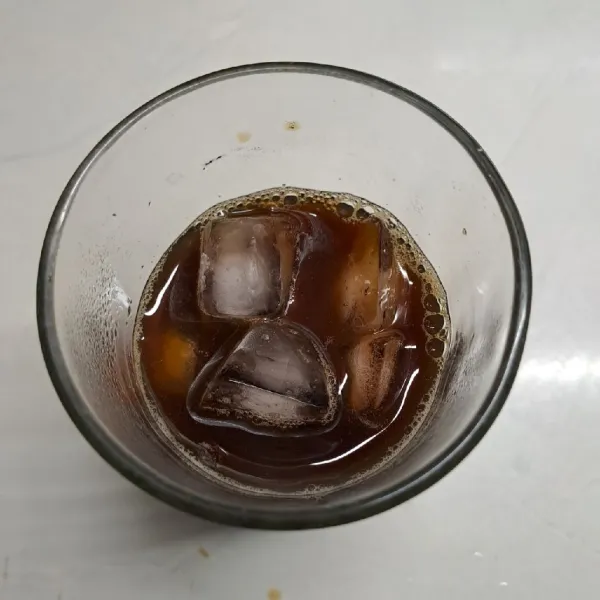 Resep Es Kopi Susu Karamel Sederhana Rumahan di Yummy App Resep Es Kopi Susu Karamel Sederhana Rumahan di Yummy App