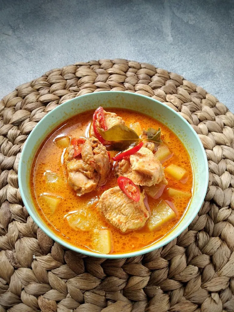 Resep Gulai Ayam Kentang Sederhana Rumahan di Yummy App