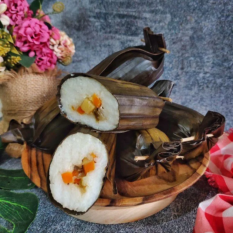 Resep Lontong Isi Kentang Wortel Sederhana Rumahan di Yummy App Resep Lontong Isi Kentang Wortel Sederhana Rumahan di Yummy App