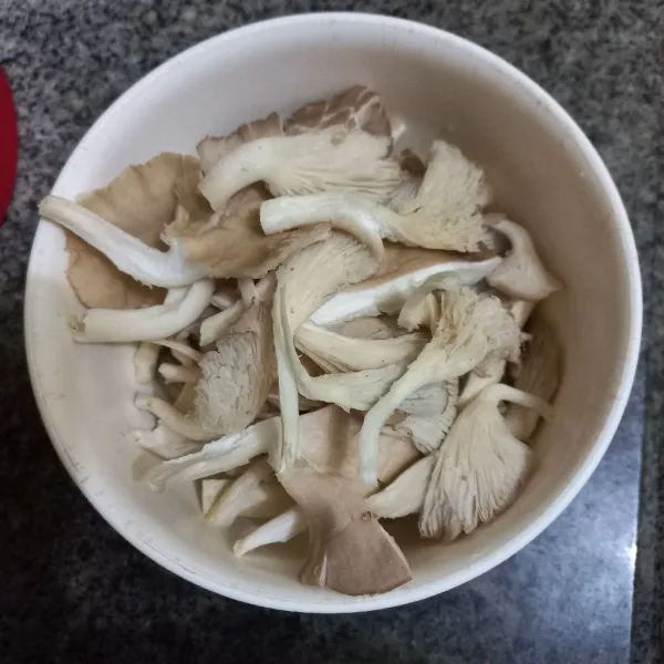 Resep Tumis Jamur Bakso Sapi Sederhana Rumahan di Yummy App