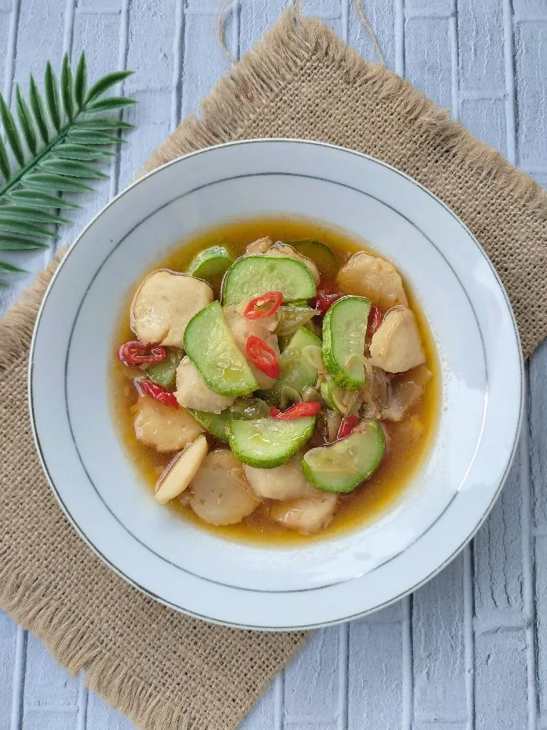 Resep Tumis Timun Bakso Saos Tiram Sederhana Rumahan di Yummy App