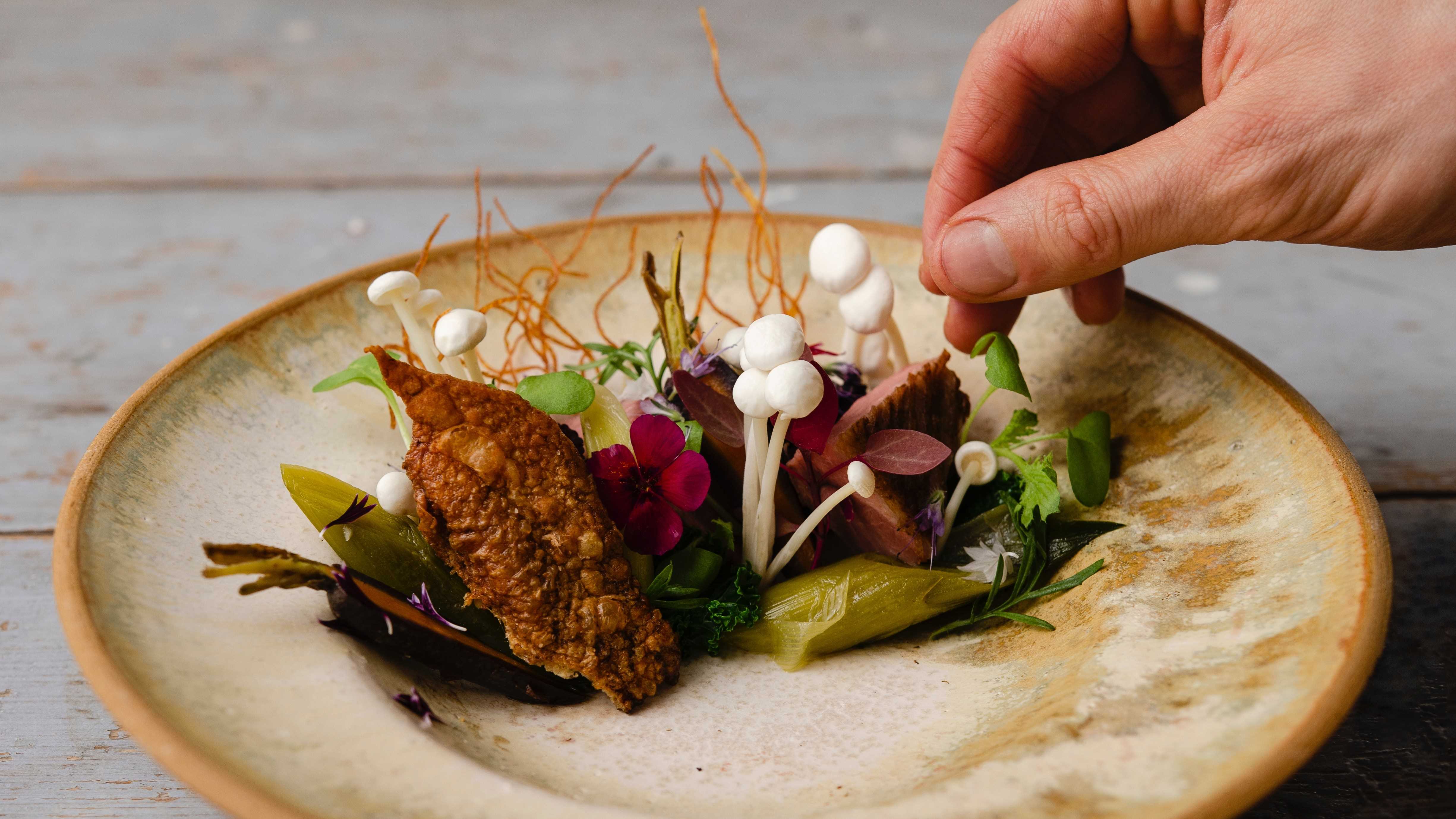 5 Cara Plating Makanan yang Menggugah Selera