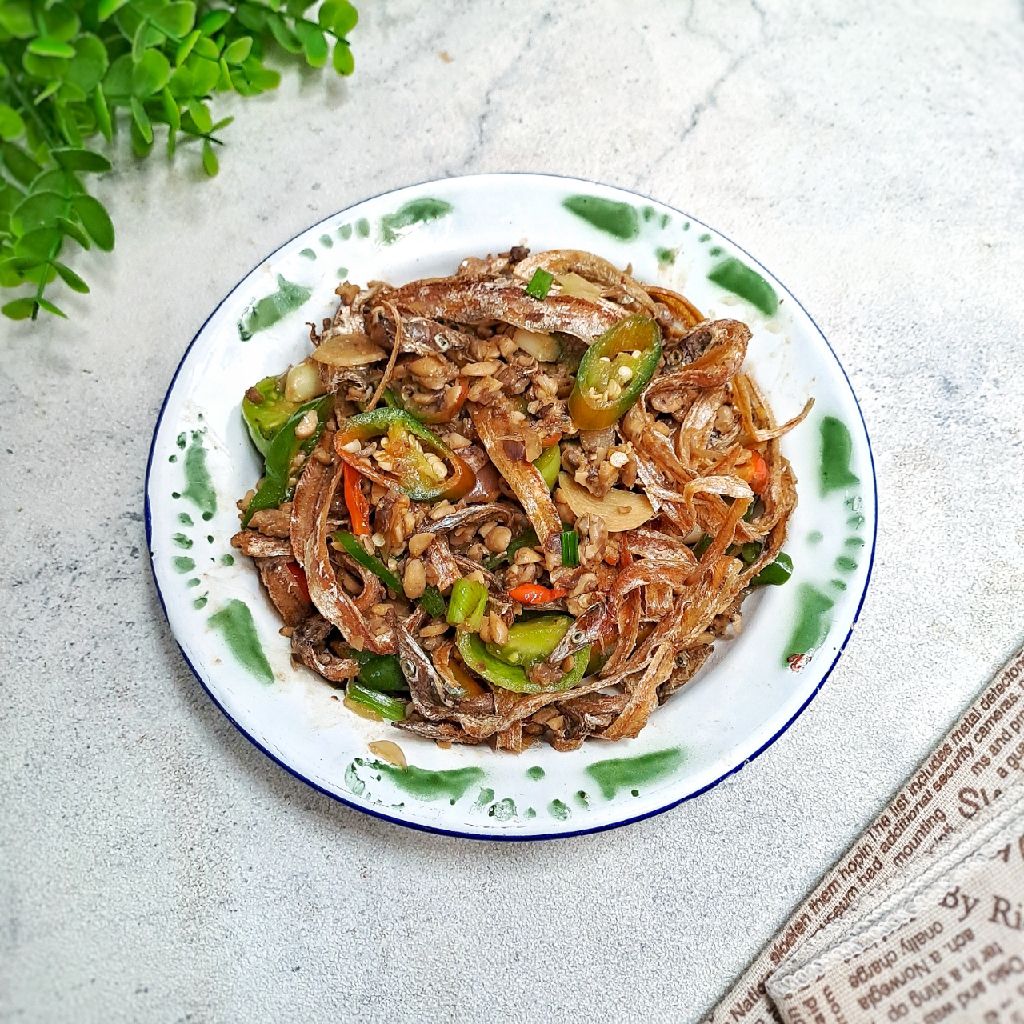 Resep Oseng Ikan Asin Layur Tempe Kacang Sederhana Rumahan di Yummy App
