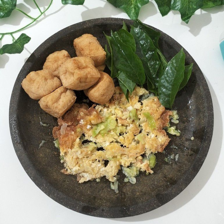 Resep Penyetan Telur Dadar Sederhana Rumahan di Yummy App