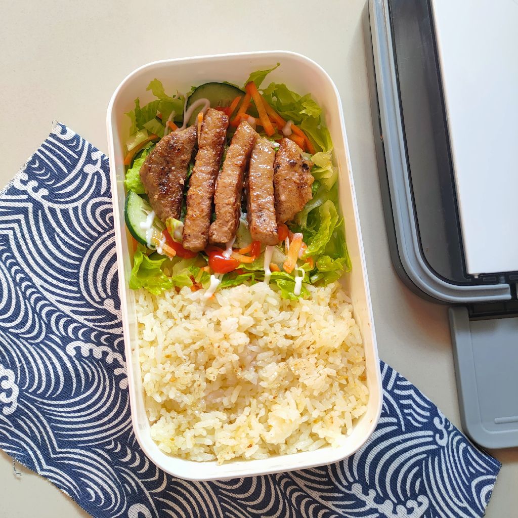 Resep Butter Rice With Meltique Salad Sederhana Rumahan di Yummy App