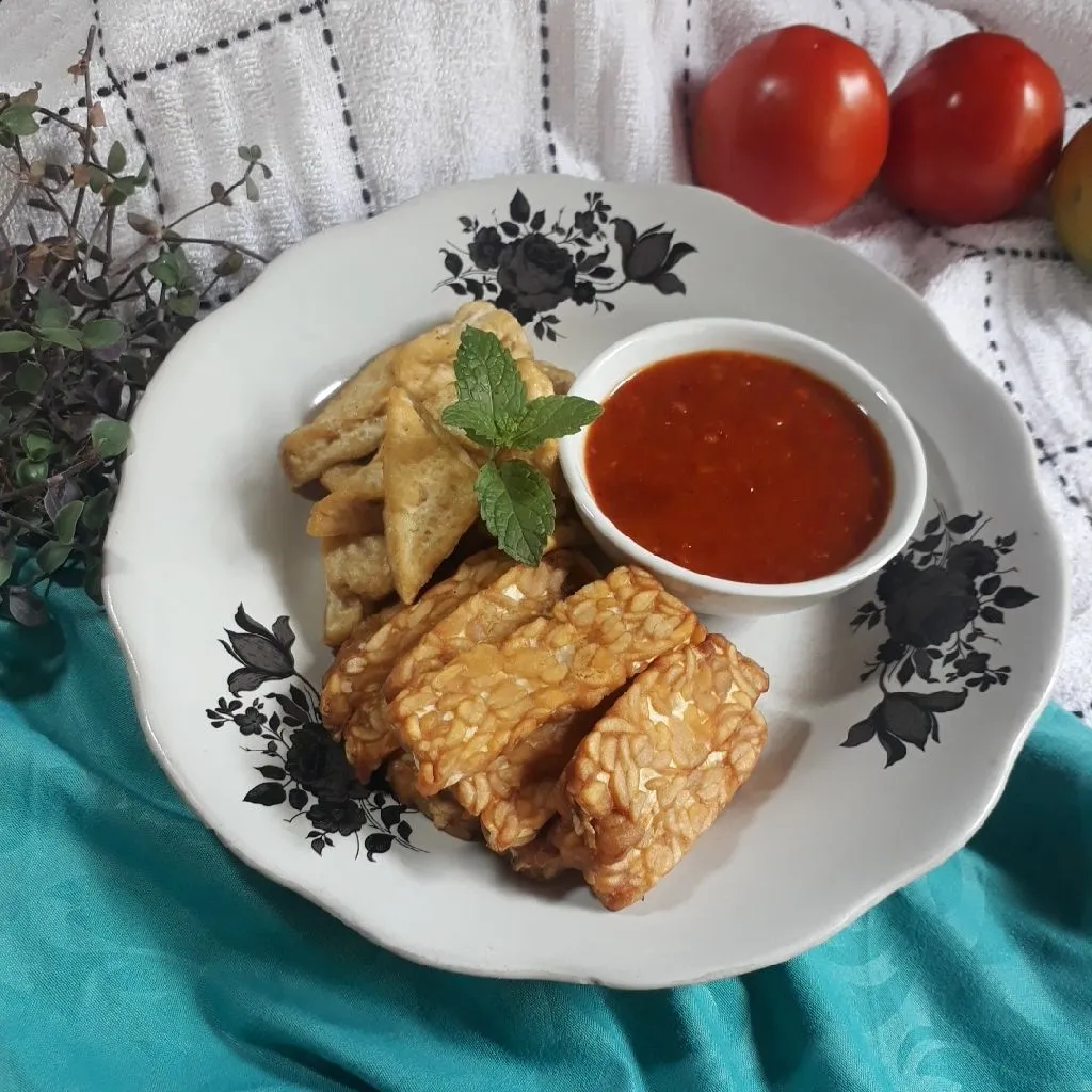 Resep Tahu Tempe Goreng Sambal Merah Sederhana Rumahan di Yummy App