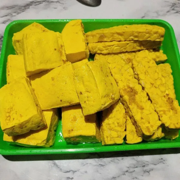 Resep Tahu dan Tempe Bumbu Kuning Sederhana Rumahan di Yummy App