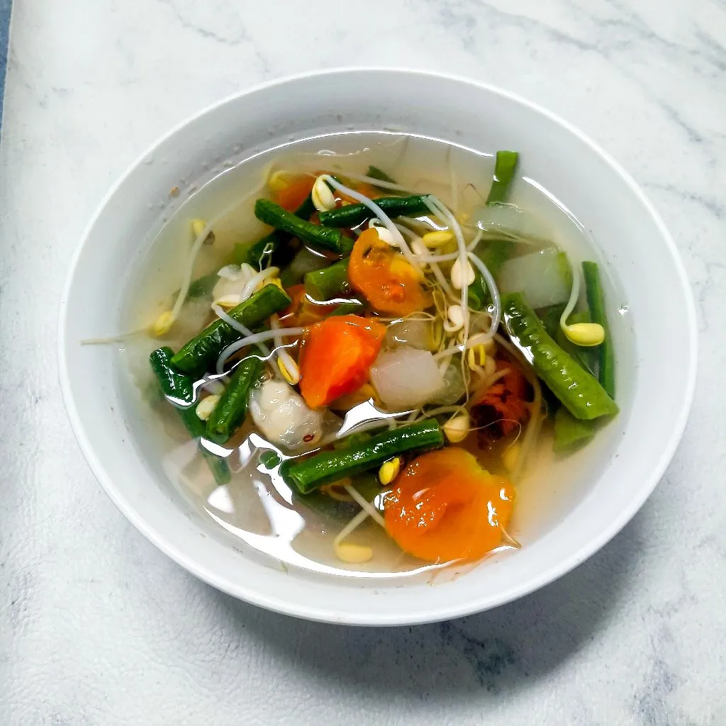 Resep Sayur Bening Kacang Waluh Putih Sederhana Rumahan dari Cheyl_via