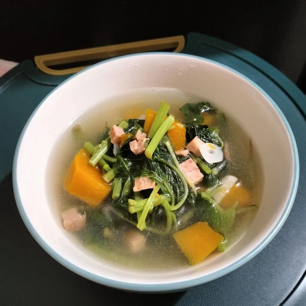 Resep Sup Labu Bayam Ham Sederhana Rumahan di Yummy App