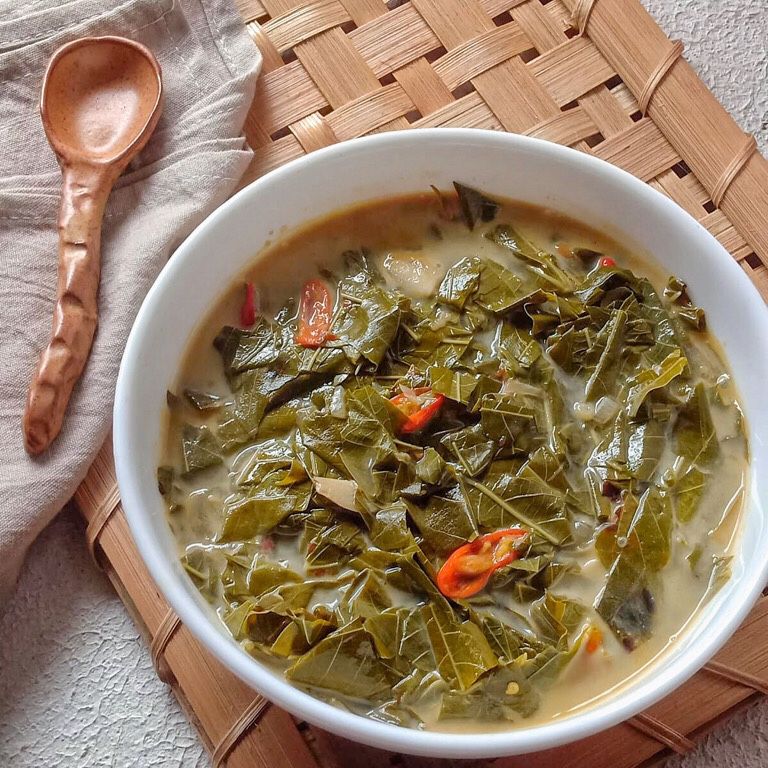 Resep Lodeh Daun Singkong Bumbu Iris Sederhana Rumahan di Yummy App