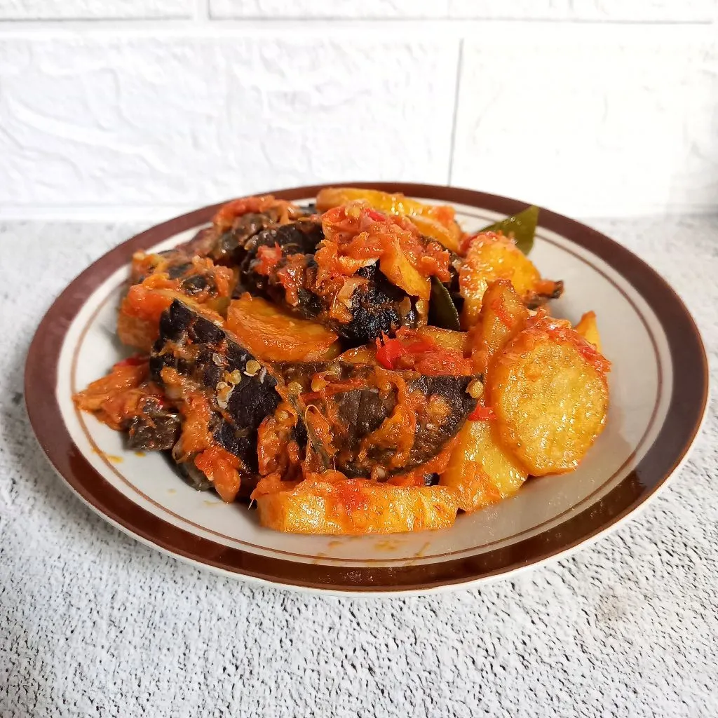 Resep Balado Paru Sapi dan Kentang Sederhana Rumahan di Yummy App Resep Balado Paru Sapi dan Kentang Sederhana Rumahan di Yummy App