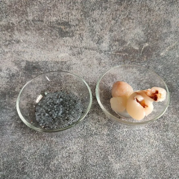 Resep Ice Lychee Selasih Sederhana Rumahan Di Yummy App
