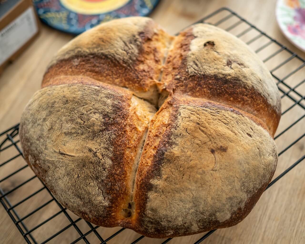 Sourdough: Nutrisi, Sejarah, hingga Resepnya