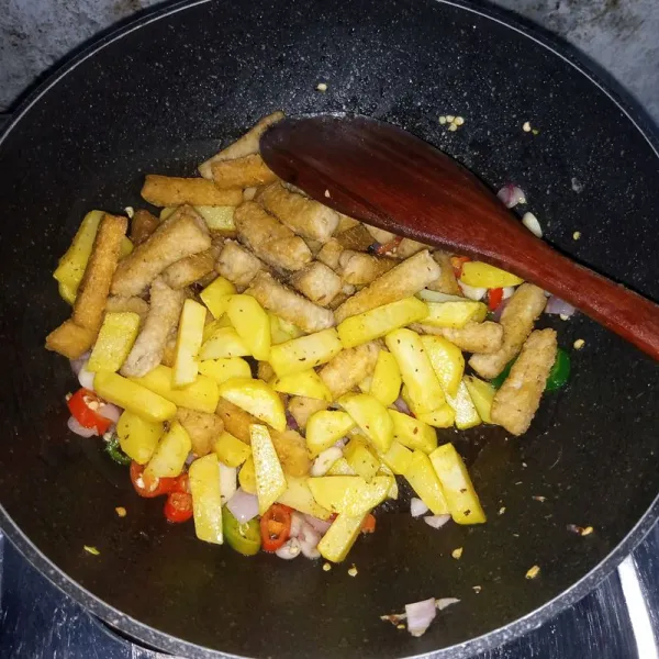 Resep Oseng Kentang Tempe Menjes Sederhana Rumahan di Yummy App