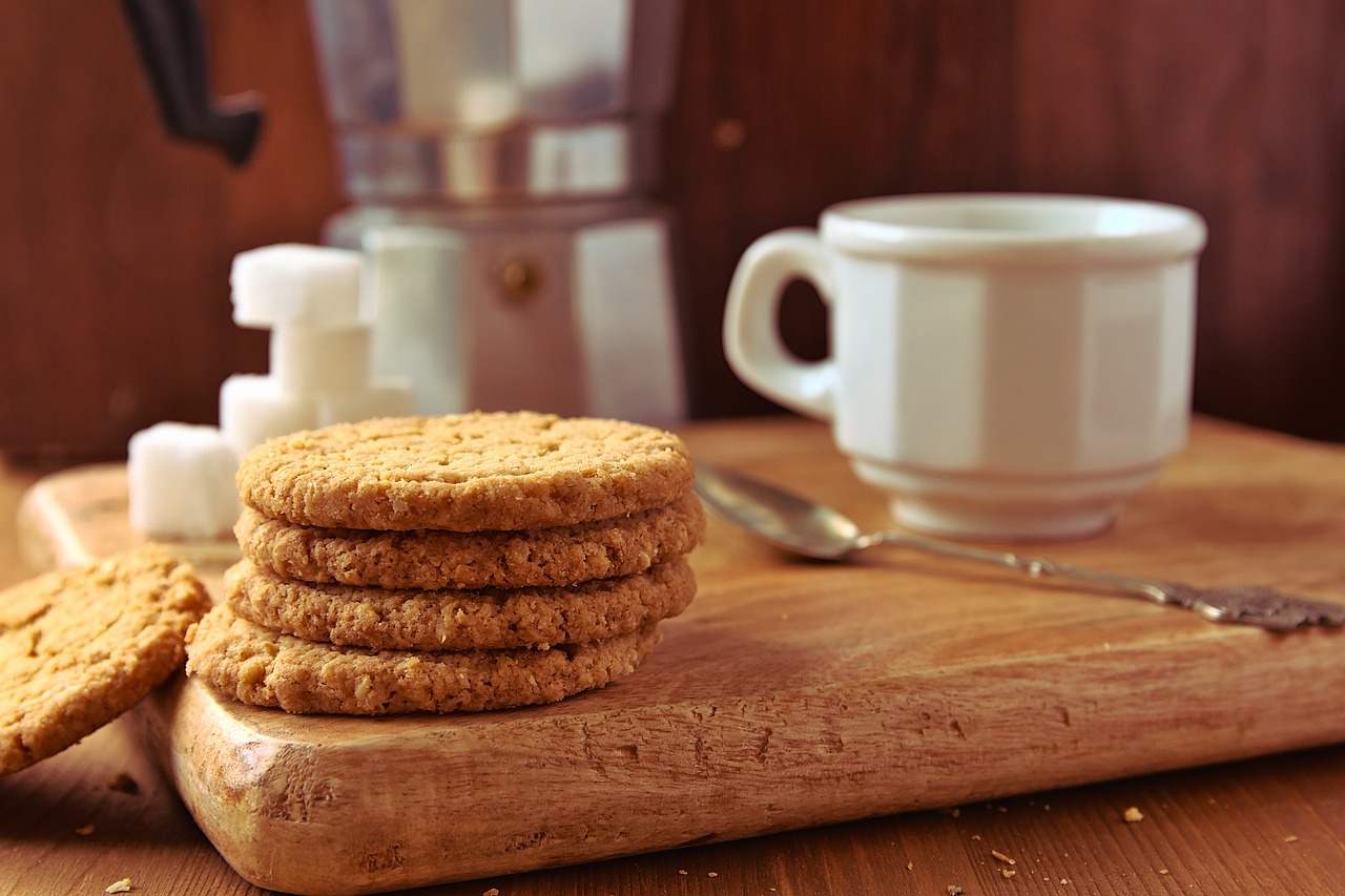 10 Rekomendasi Kue Kaleng Lebaran - Membuat Lebaranmu Makin Lengkap!