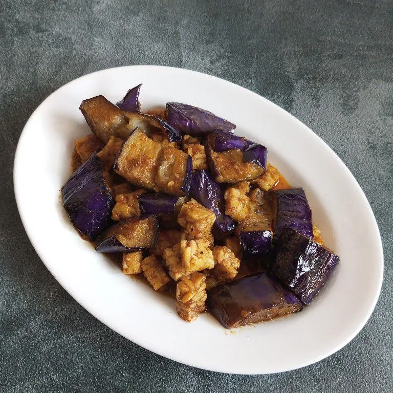 Resep Tumis Terong Ungu Tempe Sederhana Rumahan Di Yummy App