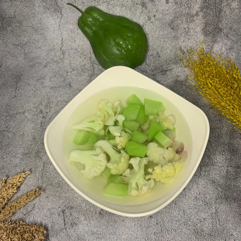 Resep Sayur Bening Labu Siam Brokoli Sederhana Rumahan di Yummy App