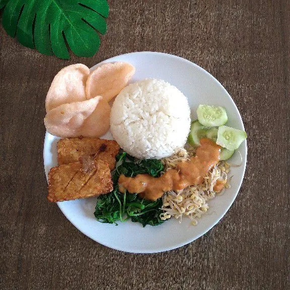 Resep Sego Pecel Bayam Toge Timun Sederhana Rumahan di Yummy App