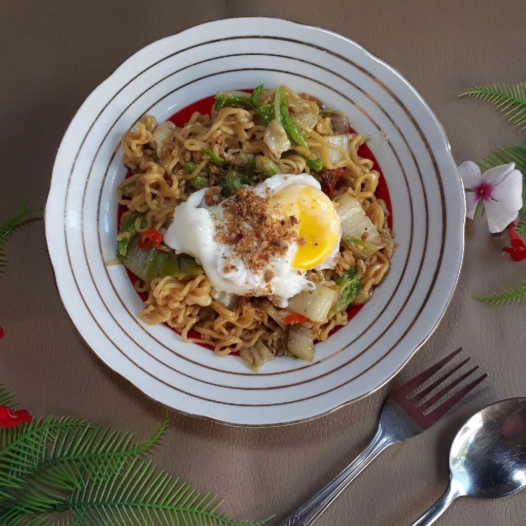 Resep Mie Instan Goreng Komplit Sederhana Rumahan di Yummy App