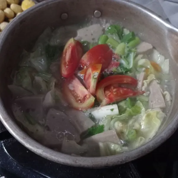 Resep Sop Macaroni Sayur Bakso Sederhana Rumahan di Yummy App