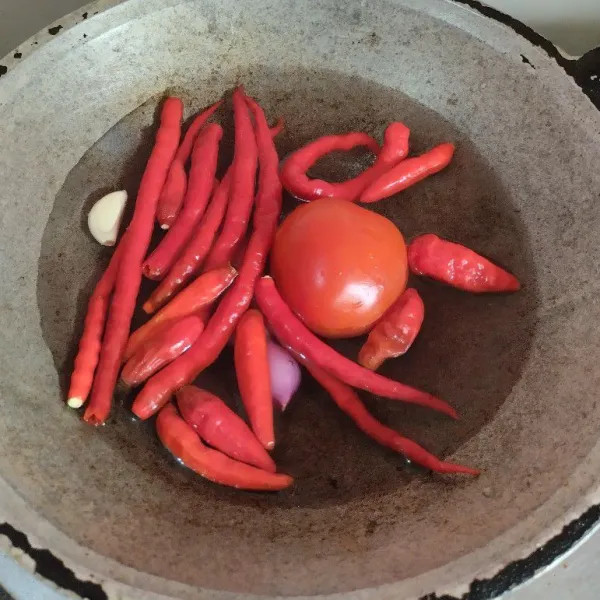 Resep Ikan Asap Bumbu Merah Sederhana Rumahan Di Yummy App