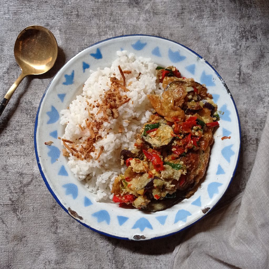 Resep Penyetan Dadar Telur Terong Sederhana Rumahan di Yummy App