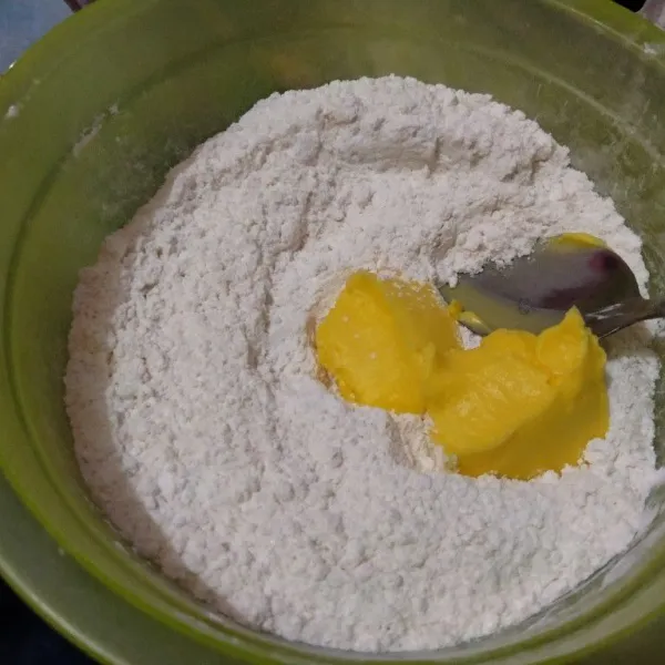 Resep Cimplung Pisang Sederhana Rumahan di Yummy App