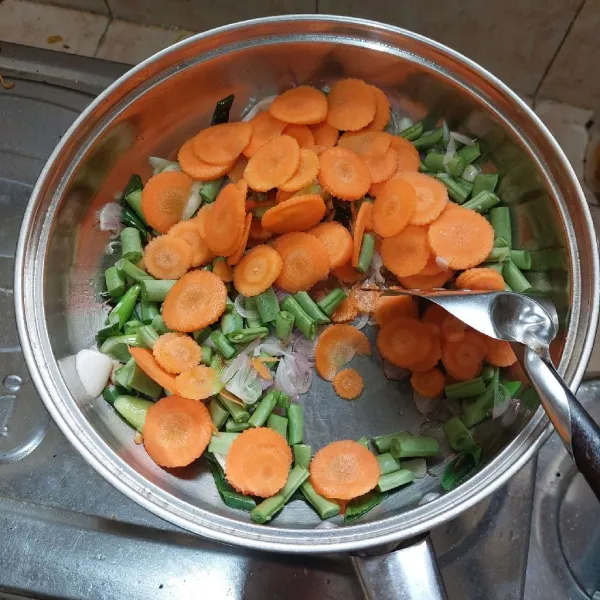 Resep Capcay Udang Kering Sederhana Rumahan Di Yummy App