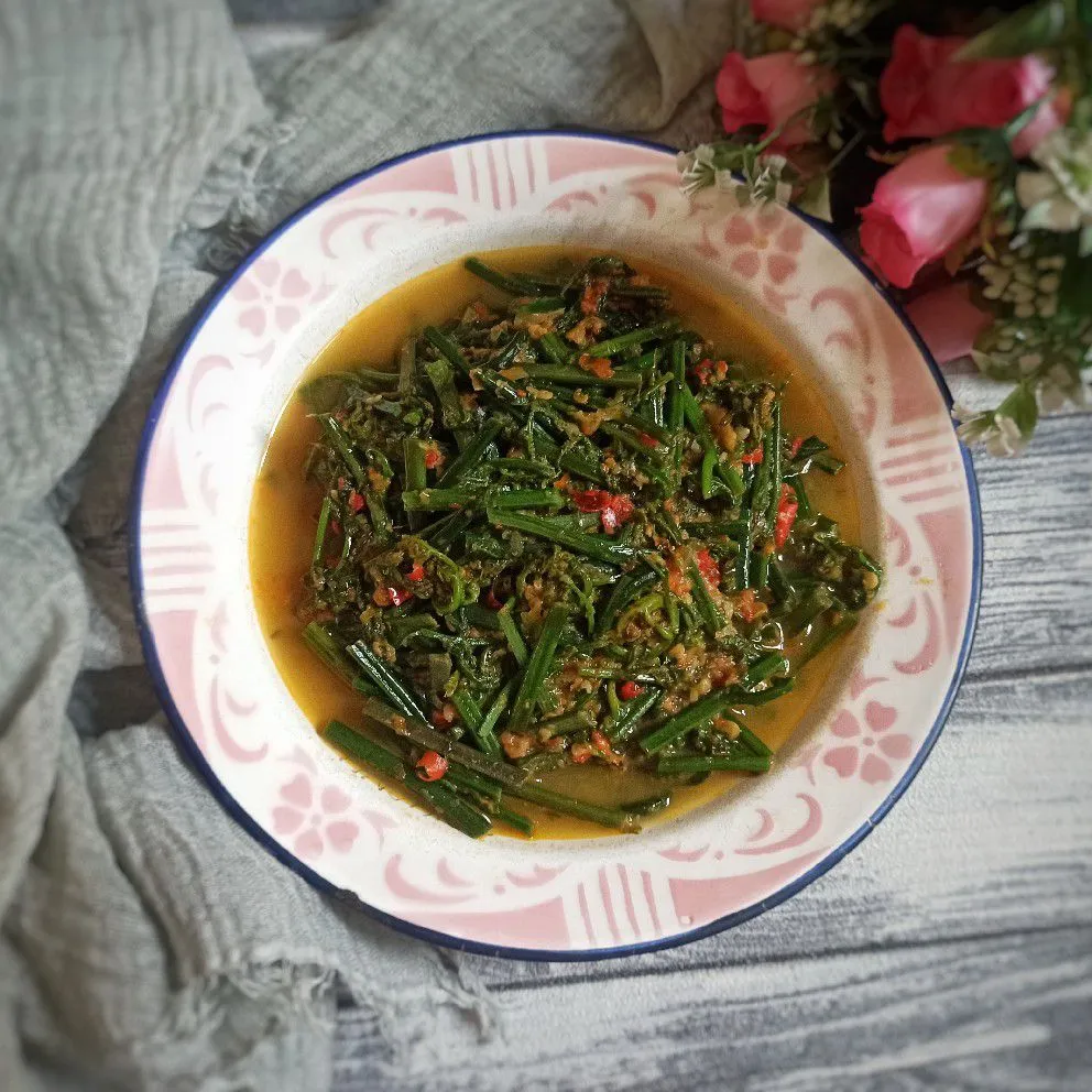 Resep Tumis Pakis Kuah Pedas Sederhana Rumahan Di Yummy App