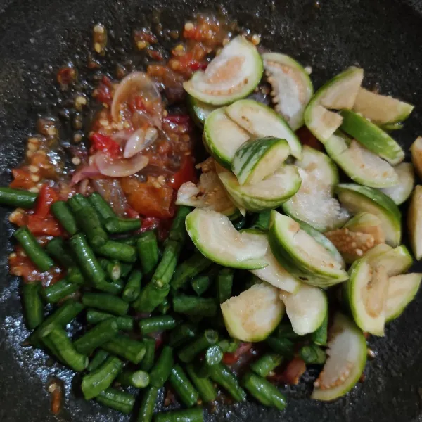 Resep Beberuk Terong Kacang Panjang Sederhana Rumahan di Yummy App