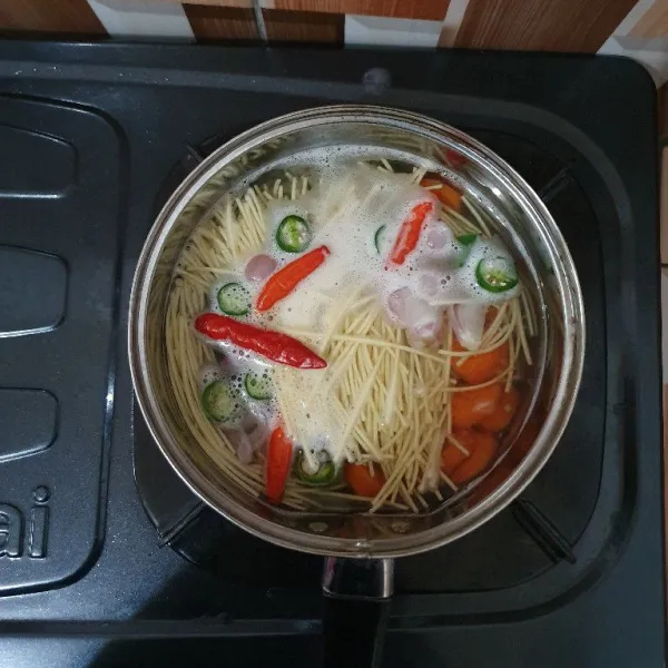 Resep Spaghetti Kuah Pakis Sederhana Rumahan Di Yummy App