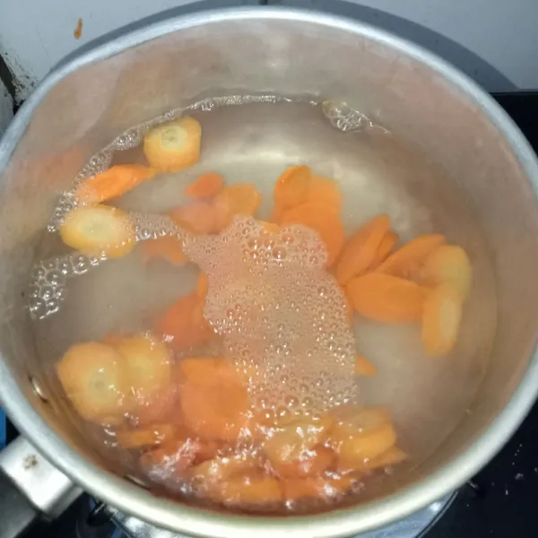 Resep Sayur Sop Kubis Wortel Sederhana Rumahan di Yummy App