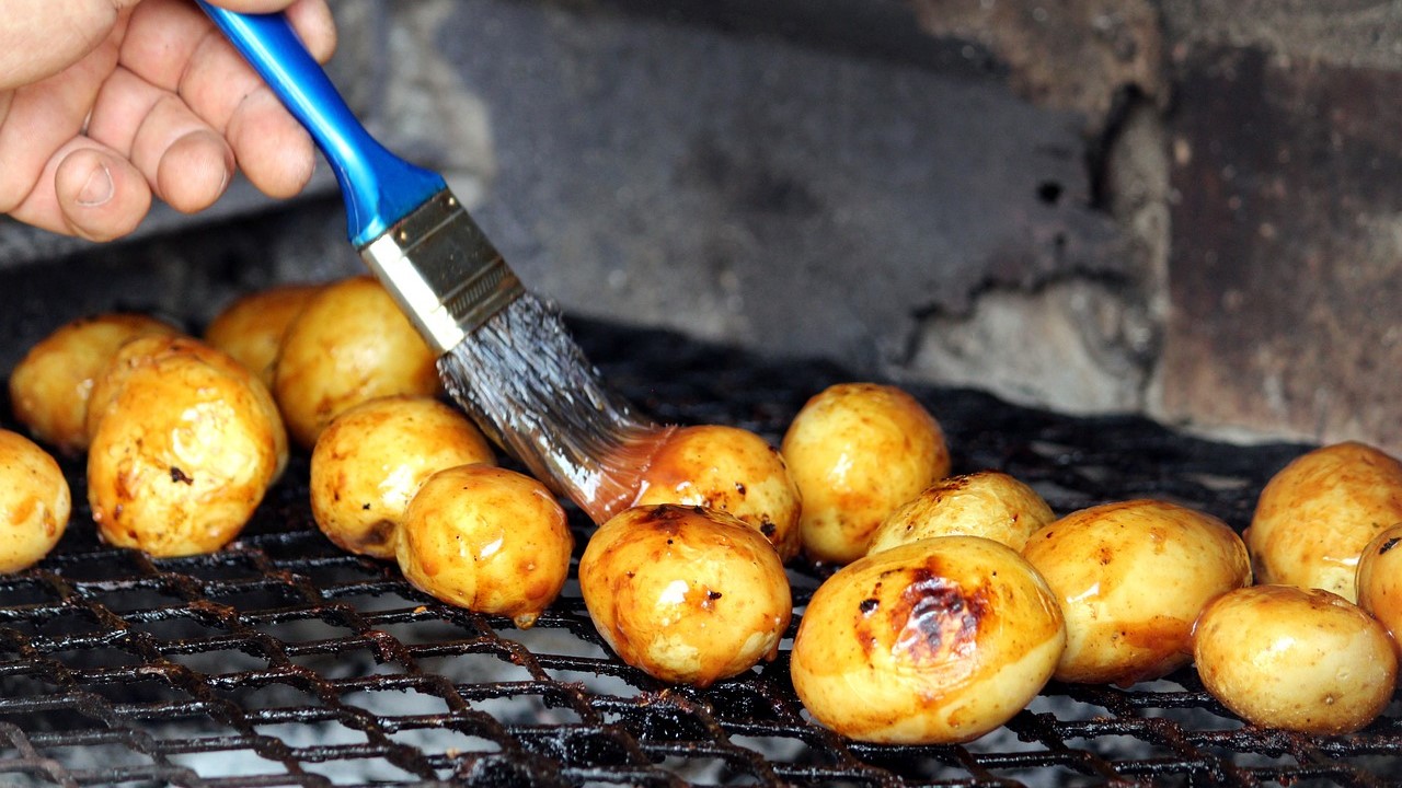 4 Cara Membedakan Kuas Bulu Babi dan Kuas Sintetis