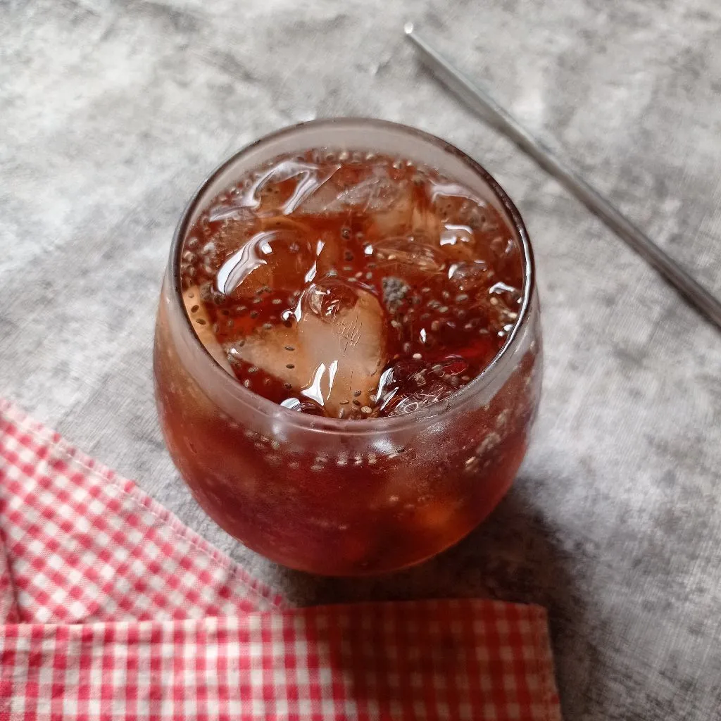 Resep Iced pear tea chiaseed Sederhana Rumahan di Yummy App
