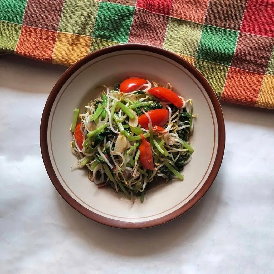 Resep Tumis Bayam Toge Tomat Sederhana Rumahan Di Yummy App