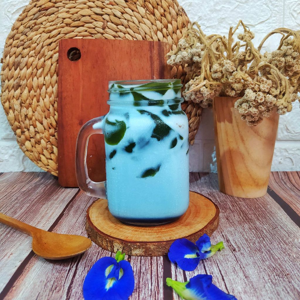 Resep Es Daluman Susu Telang Sederhana Rumahan di Yummy App