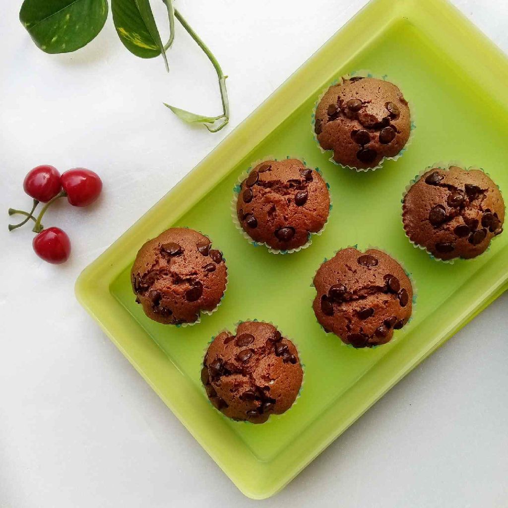 Resep Cupcake Coklat Chocochips Sederhana Rumahan di Yummy App