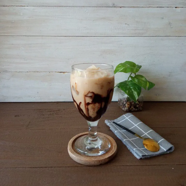Resep Es Kelapa Muda Creamy Aren Coklat Sederhana Rumahan Di Yummy App