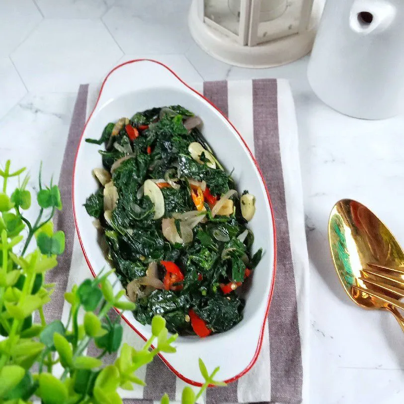 Resep Oseng Daun Singkong Pedas Sederhana Rumahan di Yummy App Resep Oseng Daun Singkong Pedas Sederhana Rumahan di Yummy App