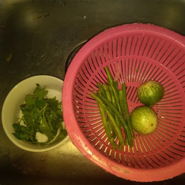 Resep Pencok Kacang Terong Bulat Sederhana Rumahan Di Yummy App
