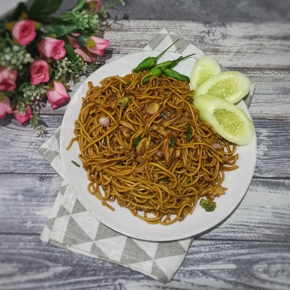 Resep Mie Goreng Manis Ayam Suwir Sederhana Rumahan di Yummy App