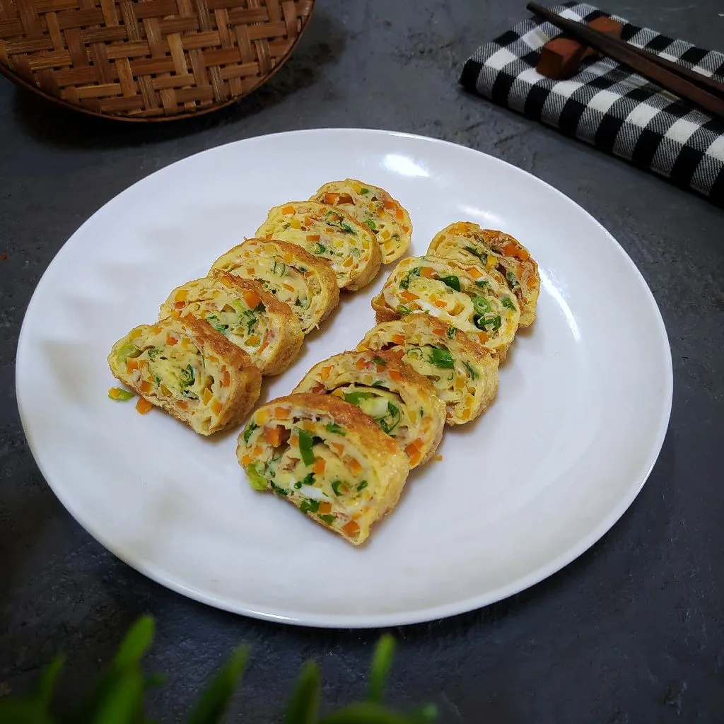 Resep Telur Dadar Korea (Gyeran Mari) Sederhana Rumahan di Yummy App