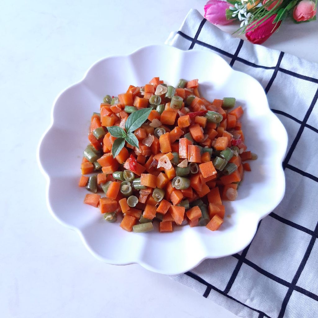 Resep Wortel Buncis Tumis Sederhana Rumahan di Yummy App