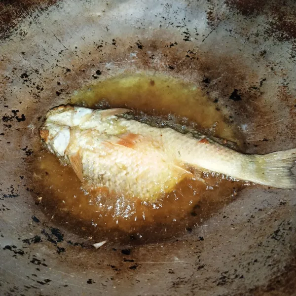 Resep Ikan Belanak Cacapan Hampalam Sederhana Rumahan di Yummy App