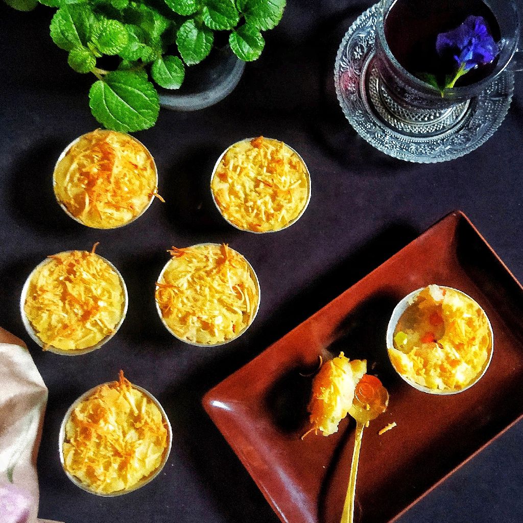 Resep Pastel Kentang Tutup Isi Sosis Sederhana Rumahan di Yummy App