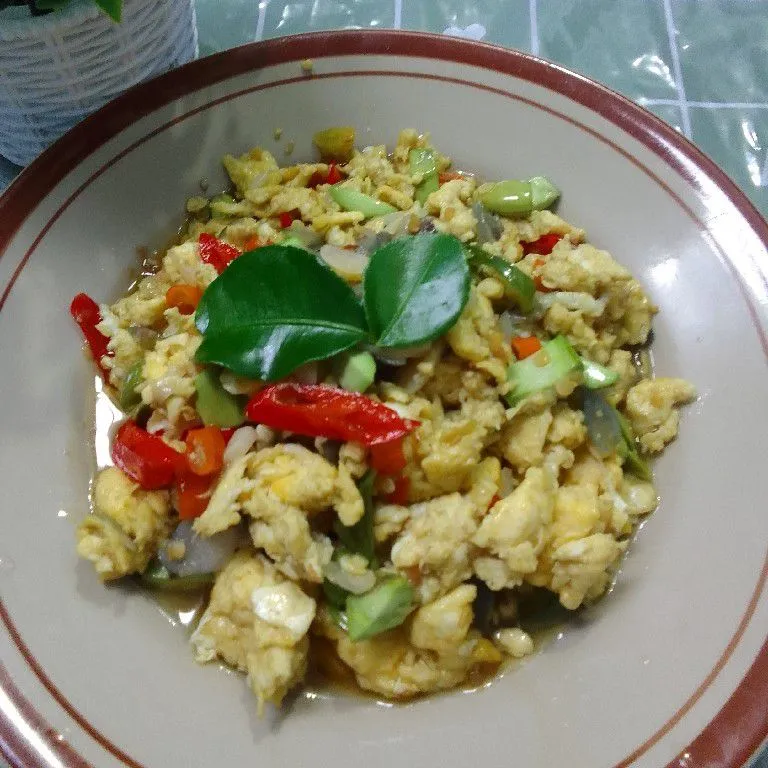 Resep Tumis Telur Pete Sederhana Rumahan di Yummy App